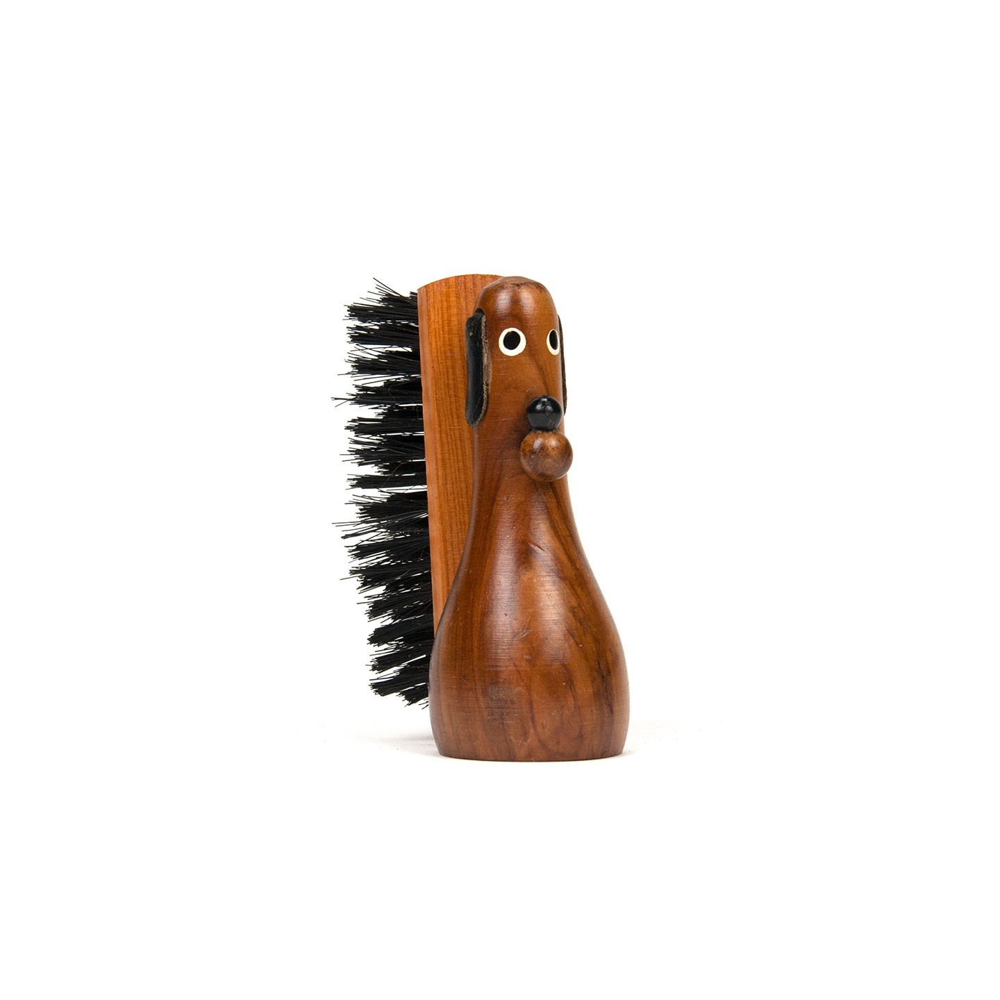 Danish vintage brush as a dog - Retro Studio